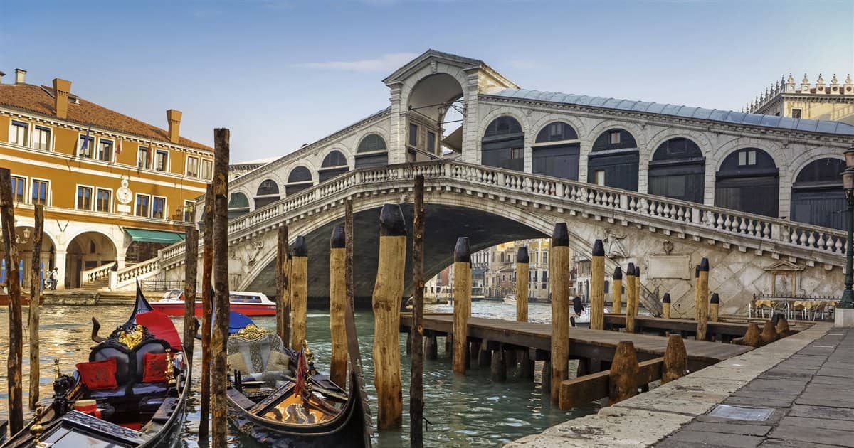 ¿Cómo serían los escenarios de CS:GO en la vida real?